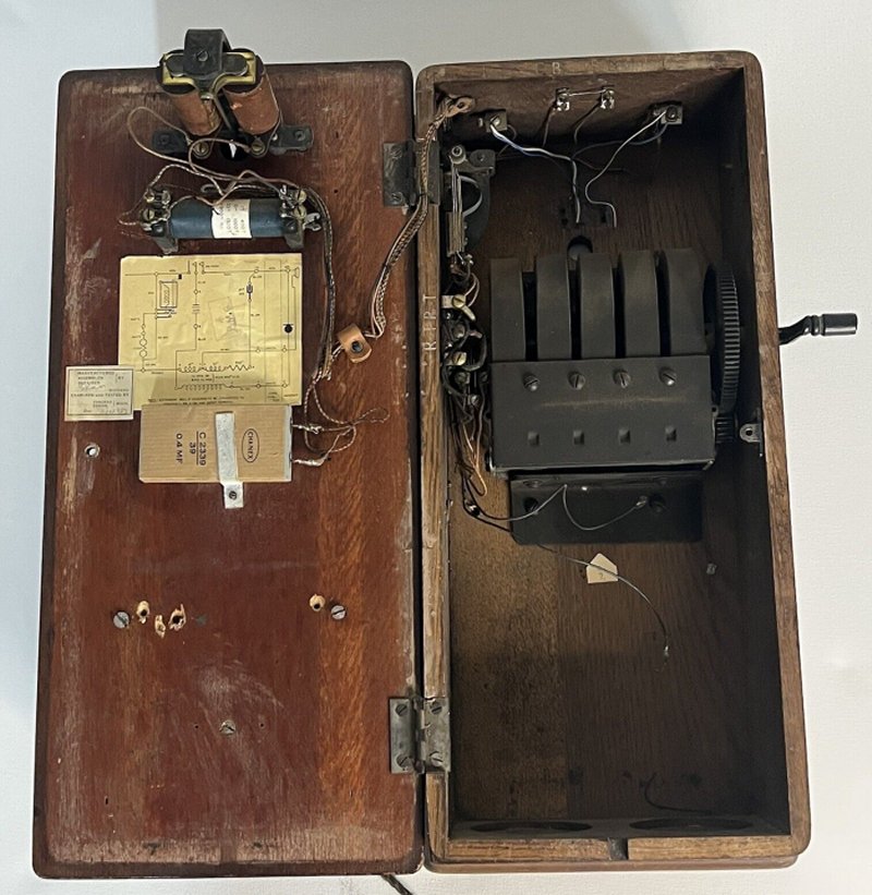 Australian Post Office - Telephone No. 233MW