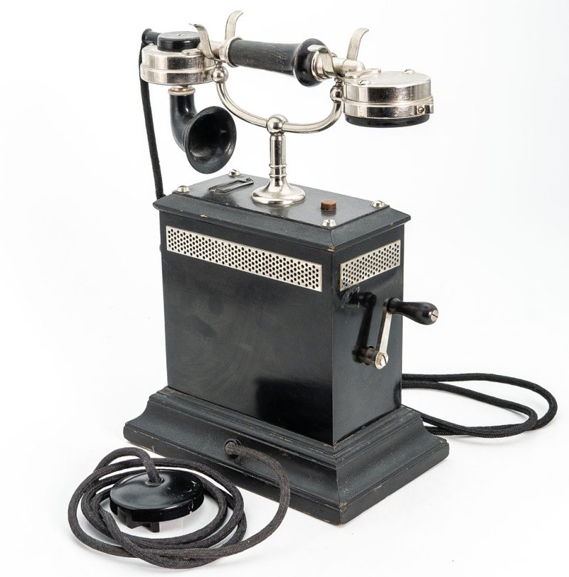 L. M. ERICSSON AB 112