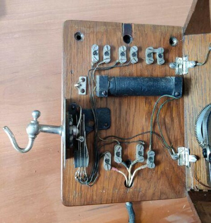 L. M. ERICSSON AB 123 and AB 124