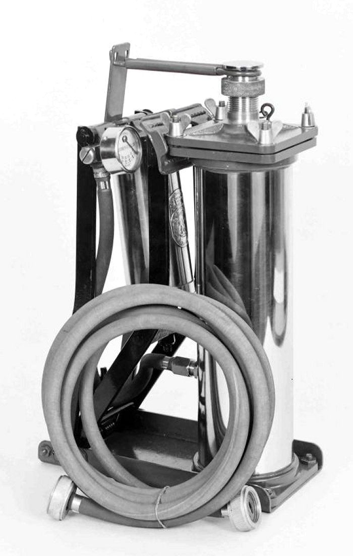 GPO - MECHANICAL AIDS - Desiccator, with Footpumps, Small, Portable