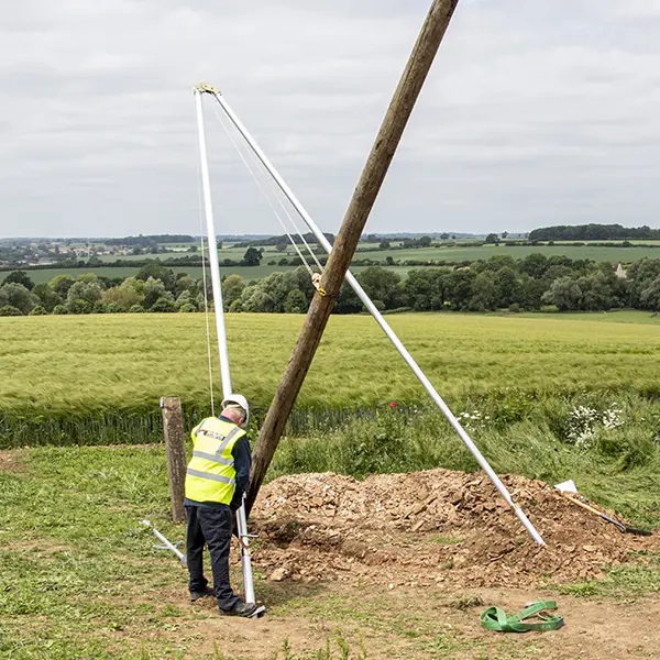 GPO - MECHANICAL AIDS - Sheerlegs, Pole Raising