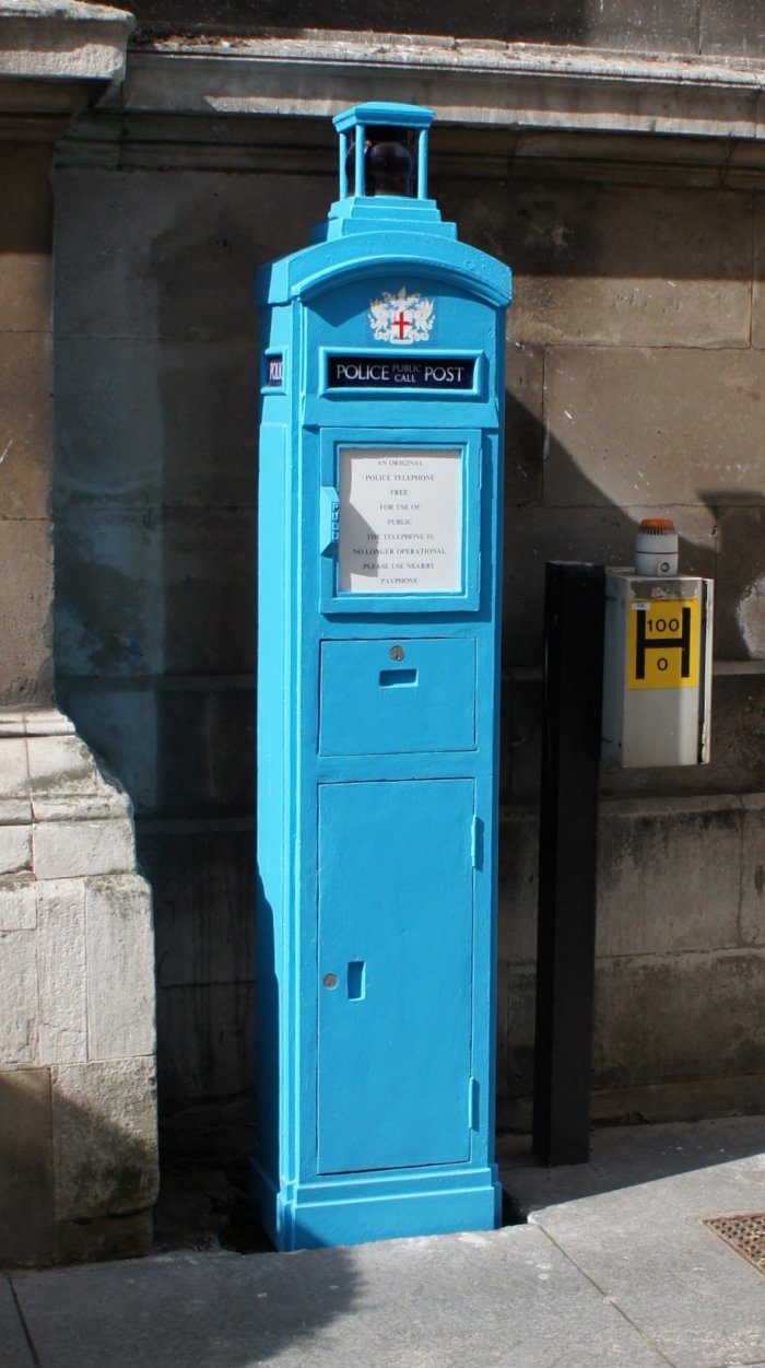 POLICE TELEPHONE POSTS IN LONDON & WALKING TOUR