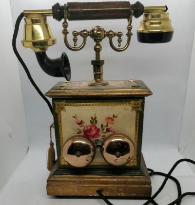 TELART - TELEPHONES