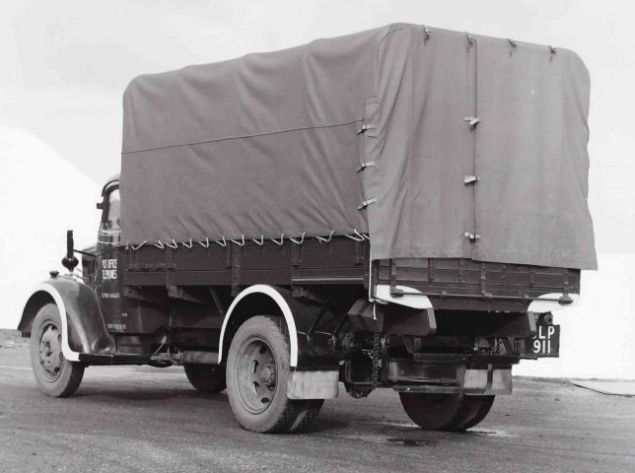 Morris - LC 1 - 30cwt GPO Covered Stores Truck - 1943